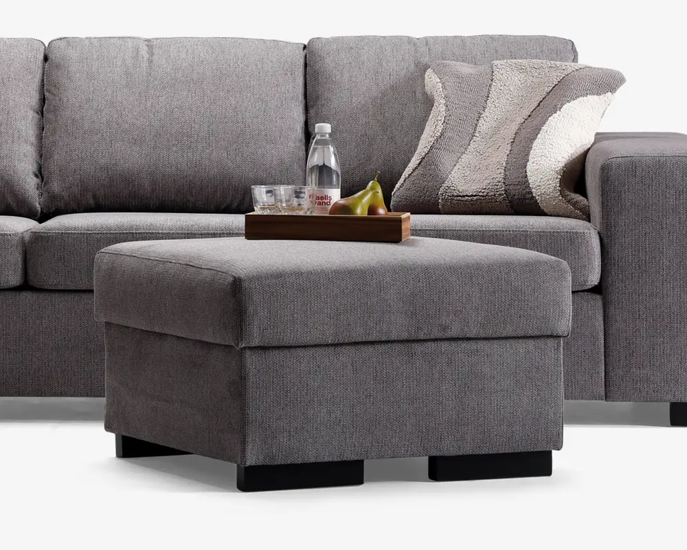 Darling puf i moccafarvet slidstærkt stof | Daells Bolighus